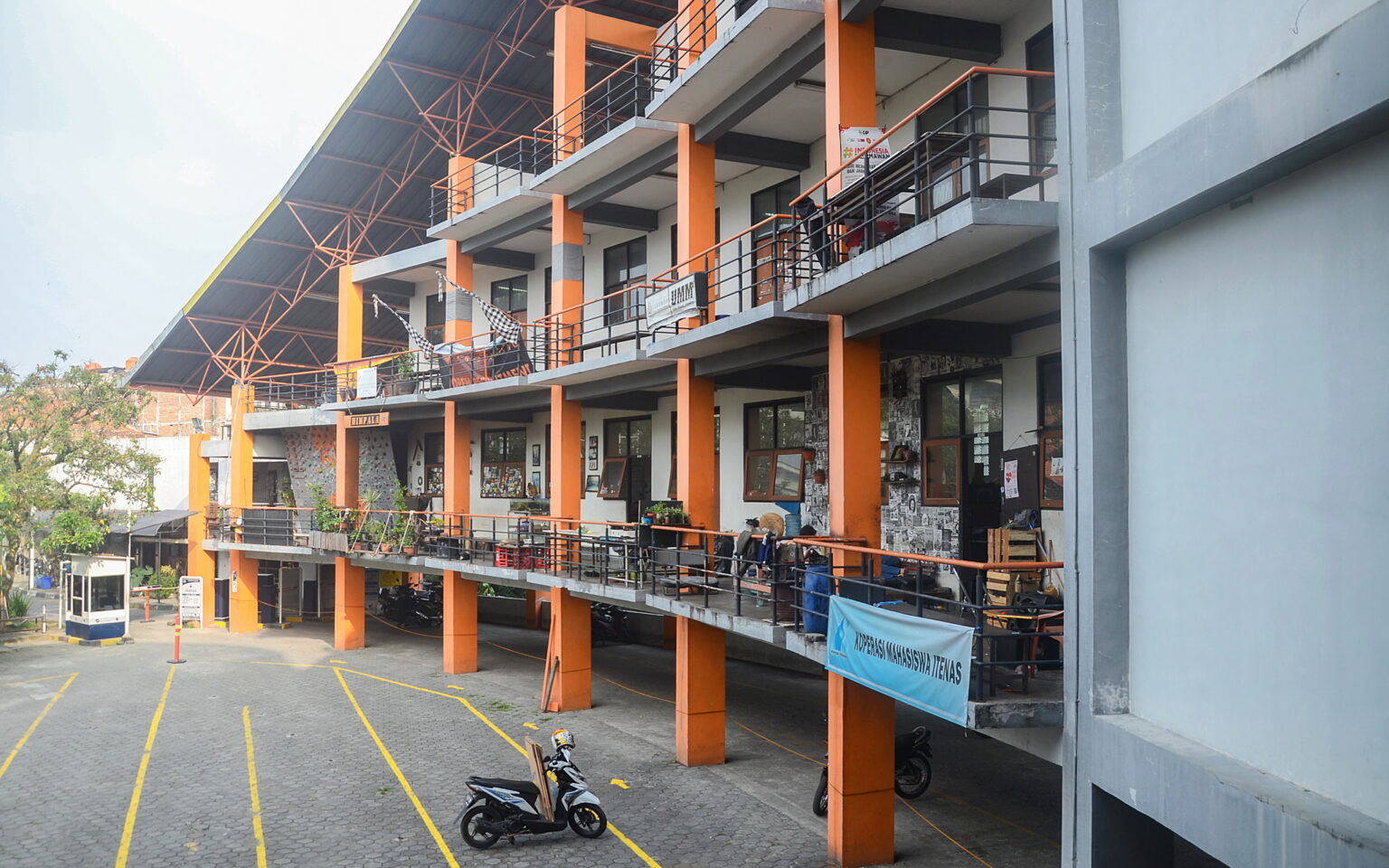 Fasilitas dan Gedung Itenas Bandung – ARSIP FOTO KEGIATAN